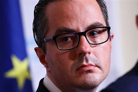 Bird Синът на Цончо Ганев роден 2004 г придобил апартамент за 197 442 лв