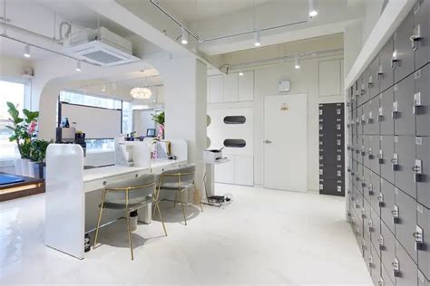 화이트톤에 조명으로 포인트를 준 70평 Pt스튜디오 인테리어 중랑구 상봉동