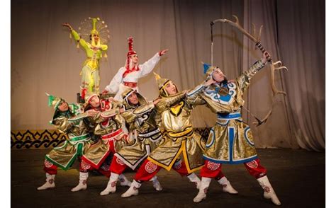 Гурван Хөдөлмөрийн баатрын “Нарны домог” дахин тайзнаа амилна