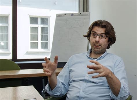 Patrick Luyten Psychologue Les Réseaux Sociaux Nous Rendent Jaloux • Pouvoirs Magazine