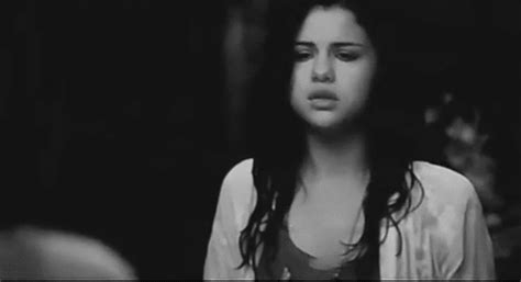 Selena Gomez Heartbroken Gif WiffleGif