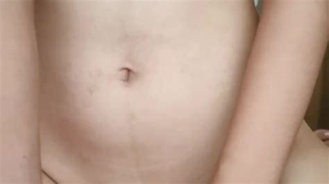 ขอให้พี่สาวเลี้ยงของเธอขึ้นมาและรับกระเจี๊ยวของเธอเพื่อแลกกับการเก็บ