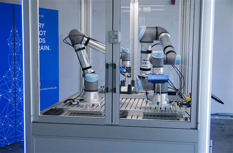 Smart Robots In The Lab For Automated Sample Handling Item Blog