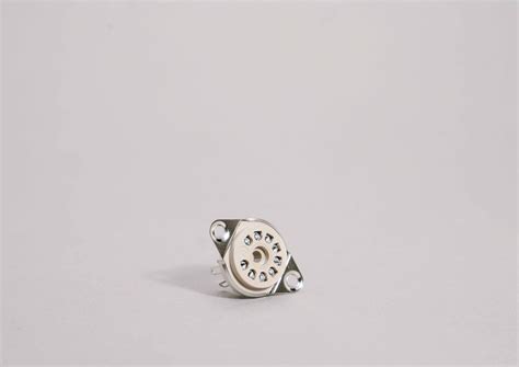 Belton 9 Pin Miniature Chassis Mount Tube Socket — Tropical Fish