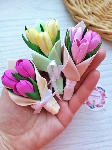 Pomysły Z Tablicy Kwiaty Z Krepiny 260 Kwiaty Papierowe Rękodzieło Pomysły Na Rękodzieło