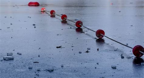 Aeroplani Rus Ngatërron Pistë Zbret Gabimisht Në Liqenin E Ngrirë