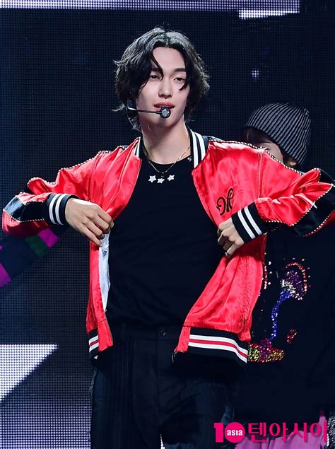 Ten포토 라이즈 원빈 강렬한 레드 텐아시아