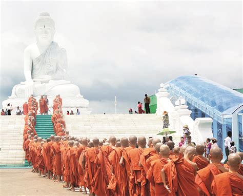 မာရဝိဇယဗုဒ္ဓရုပ်ပွားတော်မြတ်ကြီးအား အနယ်နယ်အရပ်ရပ်မှ လာရောက်ဖူးမြော်က