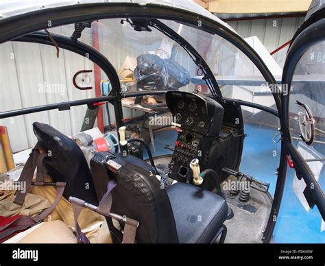 Alouette Ii Cockpit Musée De Lepopée De Lindustrie Et De L