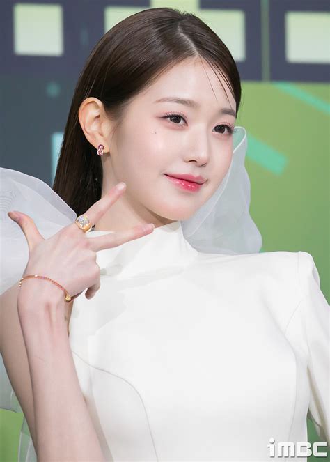 [움짤] 장원영 스노우 팅커벨