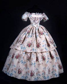 Evening Dress Worn By Empress Eugenie 1850 55 Bowes Museum Tolle Kleider Schöne Kleider