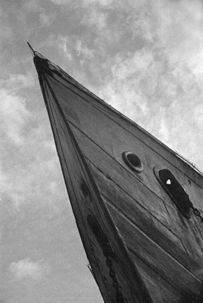 Framed Print Of Sharp Prow 14x12 Inch Frame Uk Made