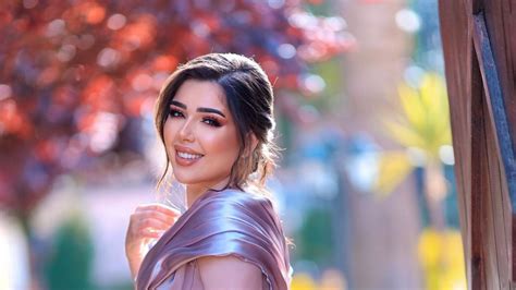 شاهد المشهورة الأردنية بانا عليان تقيم حفل حناء والمتابعون يشبهونها