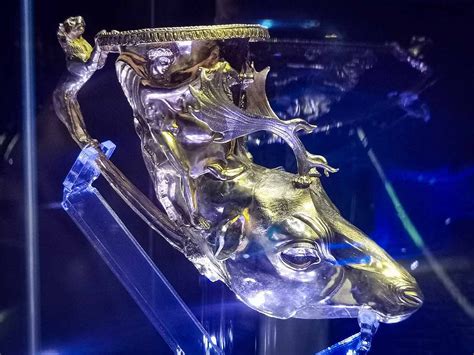 Парк Дядовата ръкавичка в град Златица