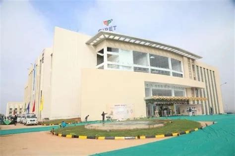 Glass Semi Unitized Glazing System For Office At ₹ 700sq Ft In