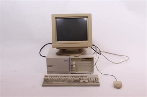 Lot Ibm Personal Computer 350 W Monitor And Keyboard