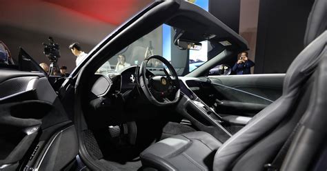 페라리 로마의 컨버터블 버전 로마 스파이더