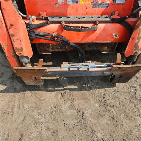 V1311 75114 Kubota Ssv75 Quick Coupler For Sale