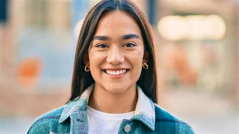 11 Phrases Socially Intelligent People Use To Create An Instant Bond
