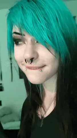 Can I sit on your face like this? | Scrolller