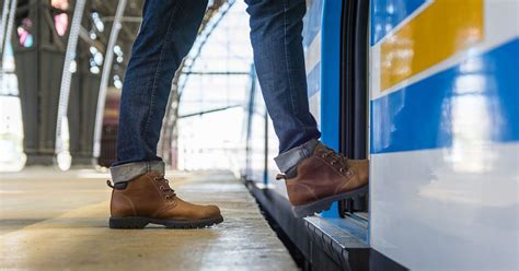 Недовольная сервисом РДЖ пассажирка считает что проводники должны напоминать людям о гигиене