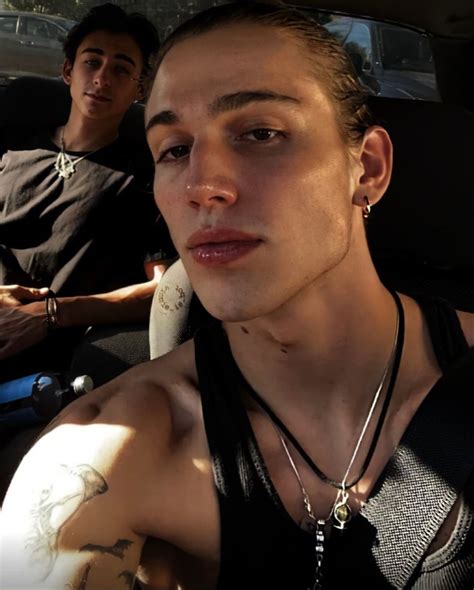 Vinnie Hacker Hacker Aesthetic Hacker Hair Styles