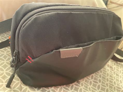 Tomtoc G Sling Bag For Nintendo Switch Men S Fashion Bags Sling Bags On Carousell