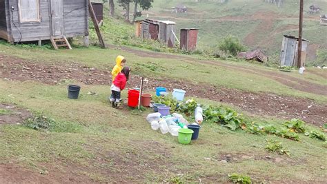 ფოტო ამბავი უწყლობით დატანჯული ბახმაროს დამსვენებლები გურიის მოამბე