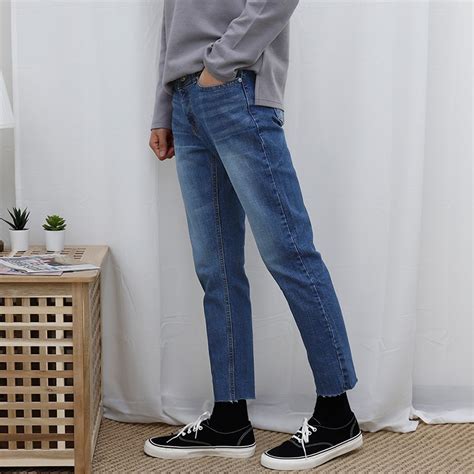 히즈핏 베이직한 컬러감과 일자 핏감으로 데일리로🤘 즐기기 좋은 데님팬츠 👖 여자가 코디하는 여자가 Facebook