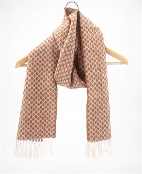 Diamond Cashmere Geelong Scarf In Hazelnut Genuine Scottish Knits