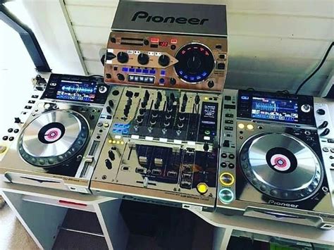 Pin De David Silva Em Pioneer Dj Female Dj Web R Dio Som Automotivo Musica