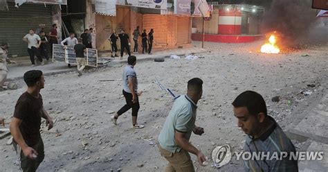 가자지구 주민들 이례적 반정부 시위…하마스 깃발 불태우기도