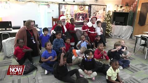 Santa And Mrs Claus Make A Stop At Unity Elementary To Pass Out Ts