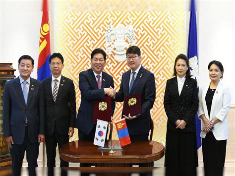 Нийслэлийн ИТХ Пусан хотын ИТХ хооронд найрамдалт хамтын ажиллагааны санамж бичгийг байгууллаа