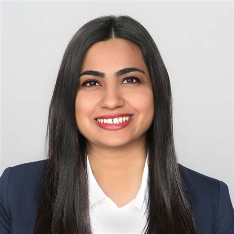 saba sabir digital marketing consultant ommax linkedin