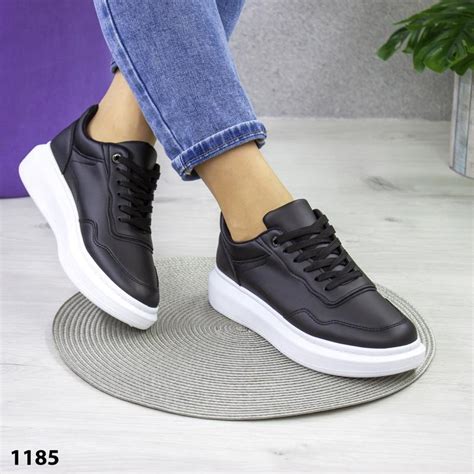 Кросівки — ціна 700 грн у каталозі Кросівки Купити жіночі речі за доступною ціною на Шафі