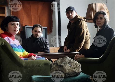 Екипът на инсталацията „Съседите“ разказва в София за пътя от Белене до