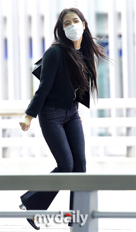 블랙핑크 지수 팬들 선물 꼭 껴안고 밝은 미소 다음 루프 블랙핑크 지수 팬들 선물 꼭 껴안고 밝은 미소 다음 루프