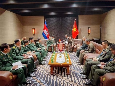 អគ្គមេបញ្ជាការកងយោធពលខេមរភូមិន្ទ ជួបទ្វេភាគីជាមួយប្រធានអគ្គសេនាធិការកងទ័ពប្រជាជនវៀតណាម