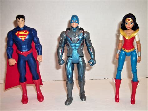 3 Super Marvel Action Figures Superman Captain America Wonder