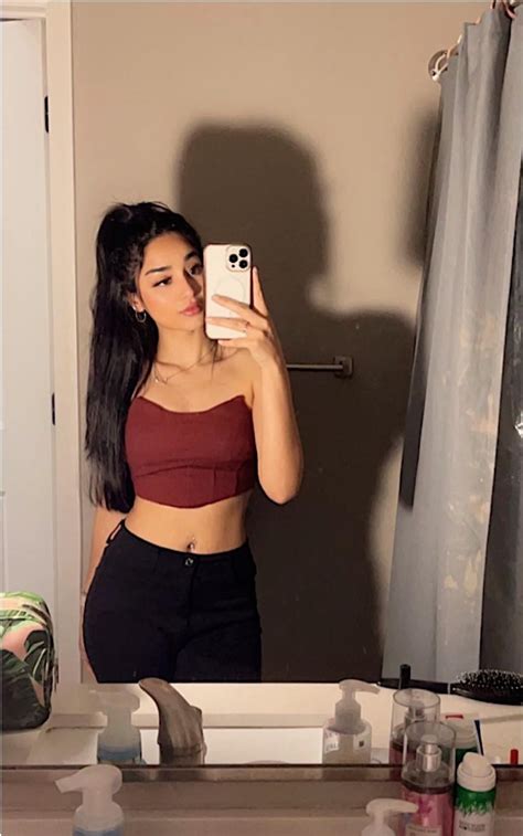 Nadia Khar R Pakibeauties