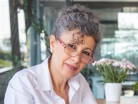 How To Wear Gray Hair Without Looking Old
