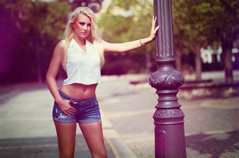 배경 화면 여자애들 친구 일몰 초상화 화이트 삼 뜨거운 섹시한 소녀 아름다움 얼굴 유행 레이디 정경 포도 수확 높은 좋은 모델 마법 긴