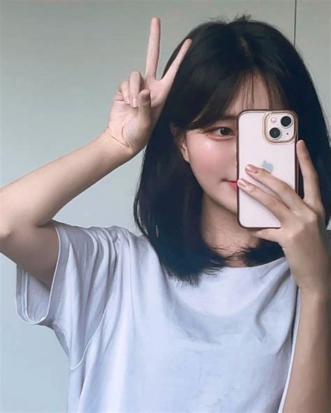 아크아틀리에 안진영 중단발 레이어드컷 단발전문가 안녕하세요 중단발입니다 깔끔한 라인에 자연스럽게 떨어지는 층들이 볼륨을 살려주며 포인트가 되어주며 커트라인에