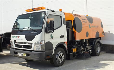 Подметально-вакуумная уборочная техника Bucher CityFant для подметания ...
