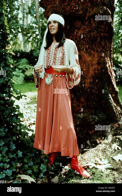 Ali Macgraw Love Story Fashion