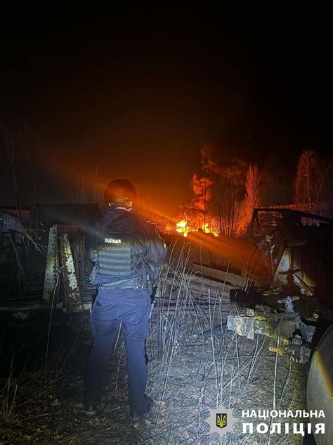 Показали фото наслідків обстрілу у Київській області Україна інфо