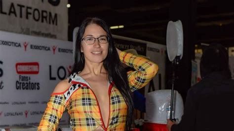 Codi Vore Weight Height Age Boyfriend Net Worth