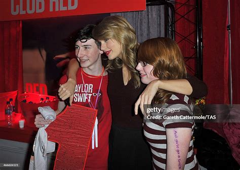 Seven Time Grammy Winner Taylor Swift Meets Fans In Club Red After