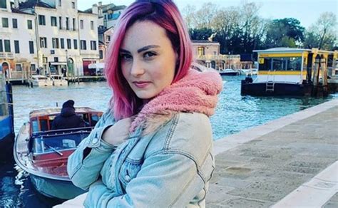 Molly Burke Net Worth Age Height Weight Early Life Career Bio